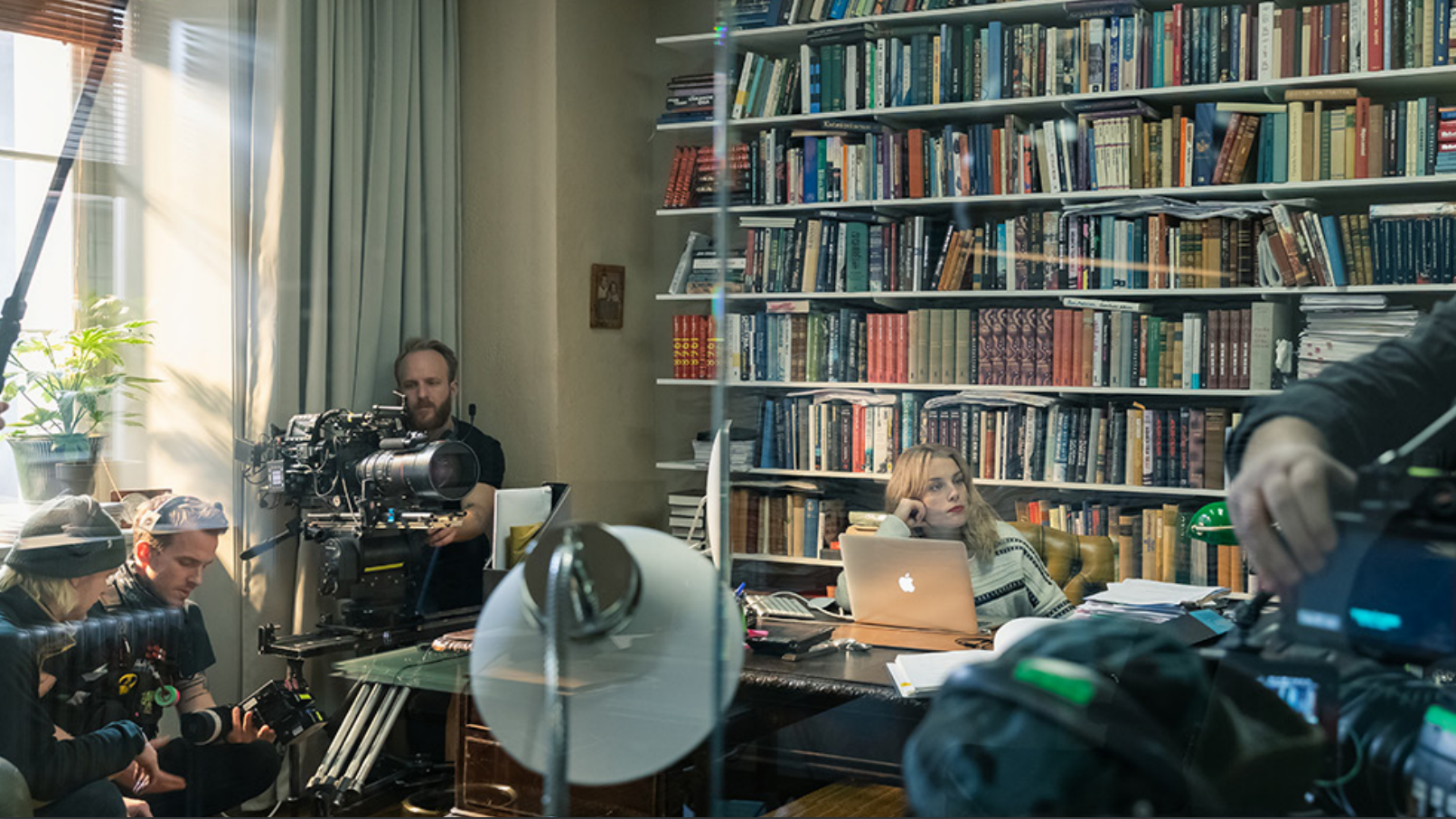 Netflix’s Love and Anarchy in Dolby Vision – Dolby Professional - Dolby ...